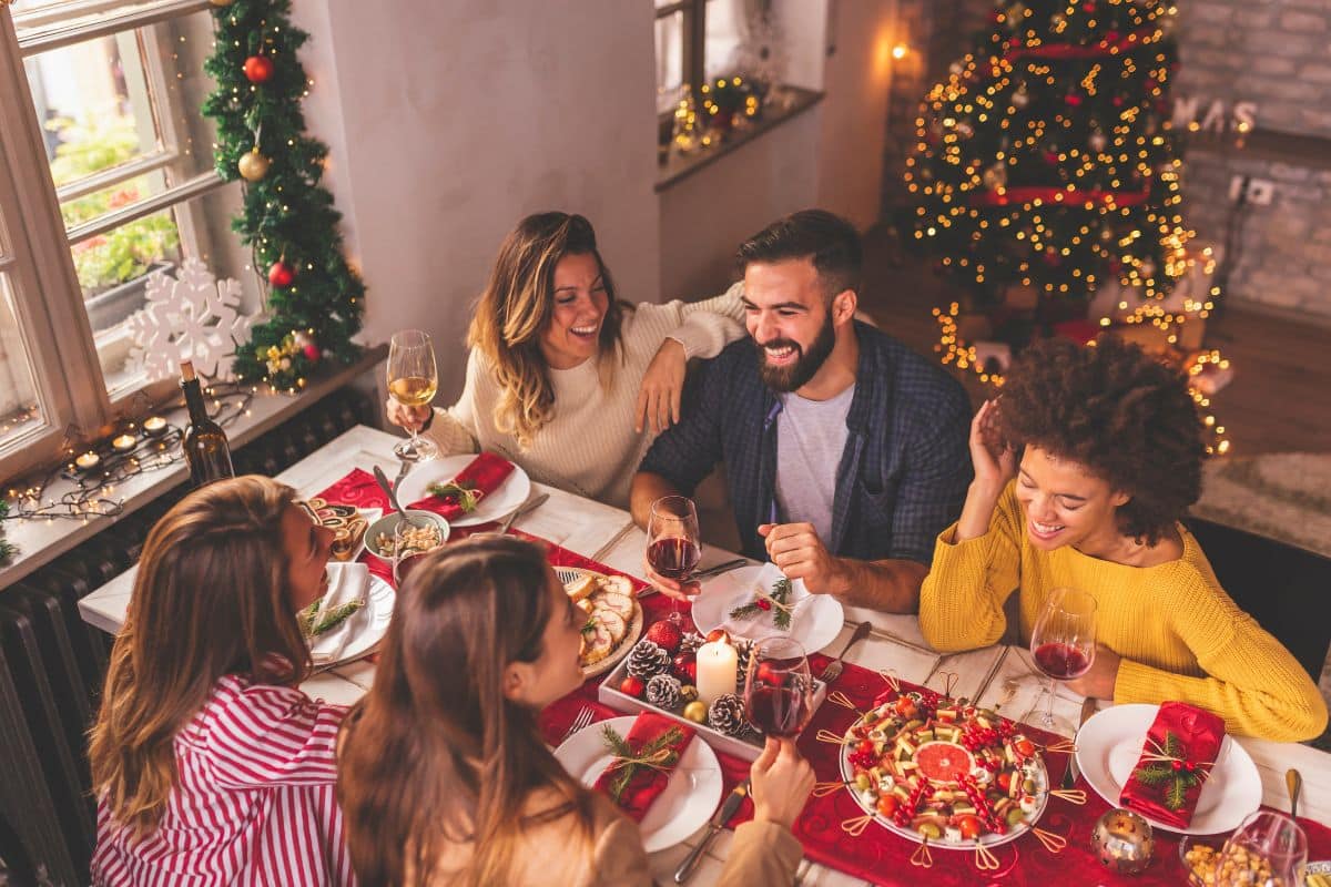 10 Consejos Para Organizar La Mejor Cena De Navidad - COVIVE